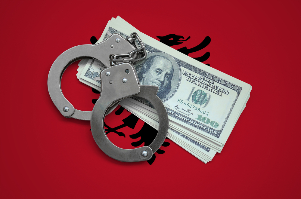 Government embezzlement scandal leads to arrest warrants | Euractiv