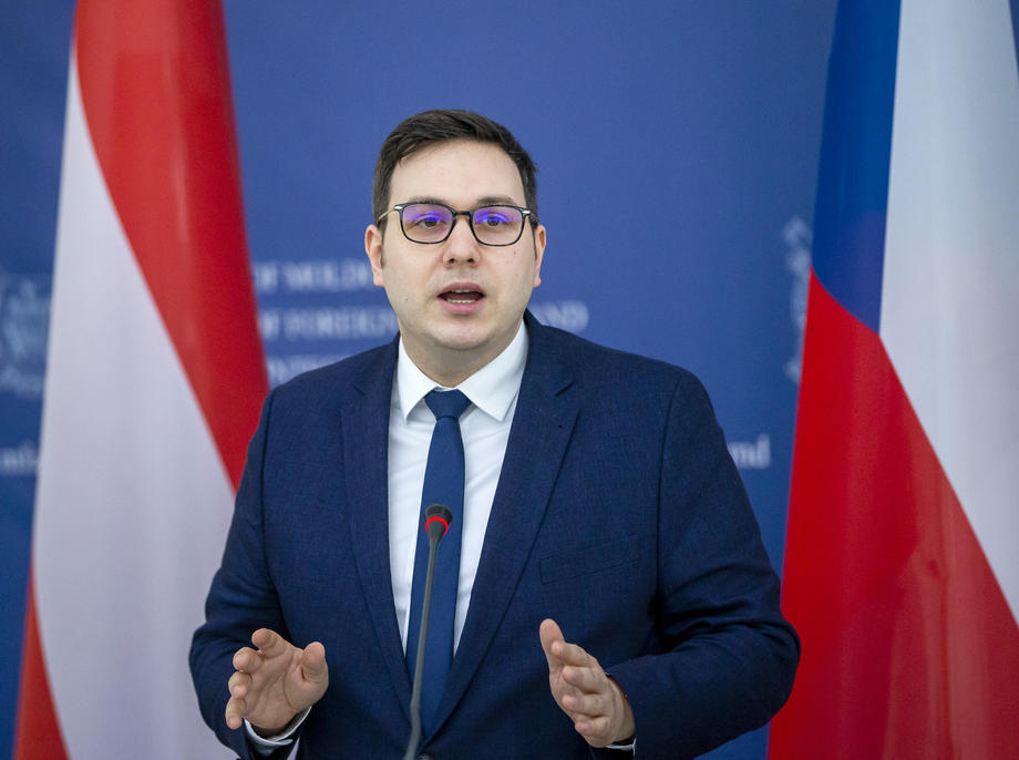 Czechia looks to replace Russia in UN Human Rights Council | Euractiv
