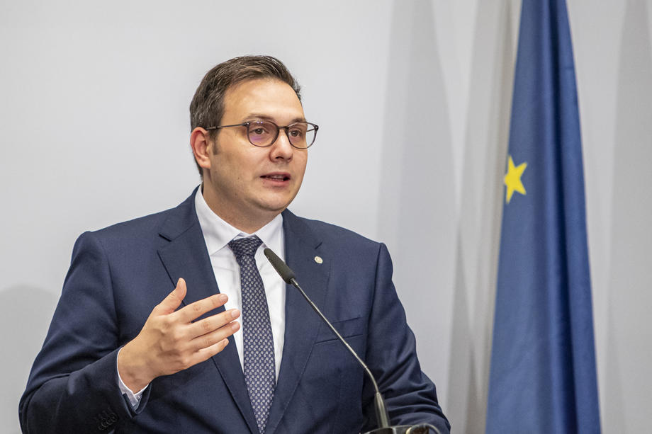 Czech presidency calls for war crime tribunal over mass graves in ...