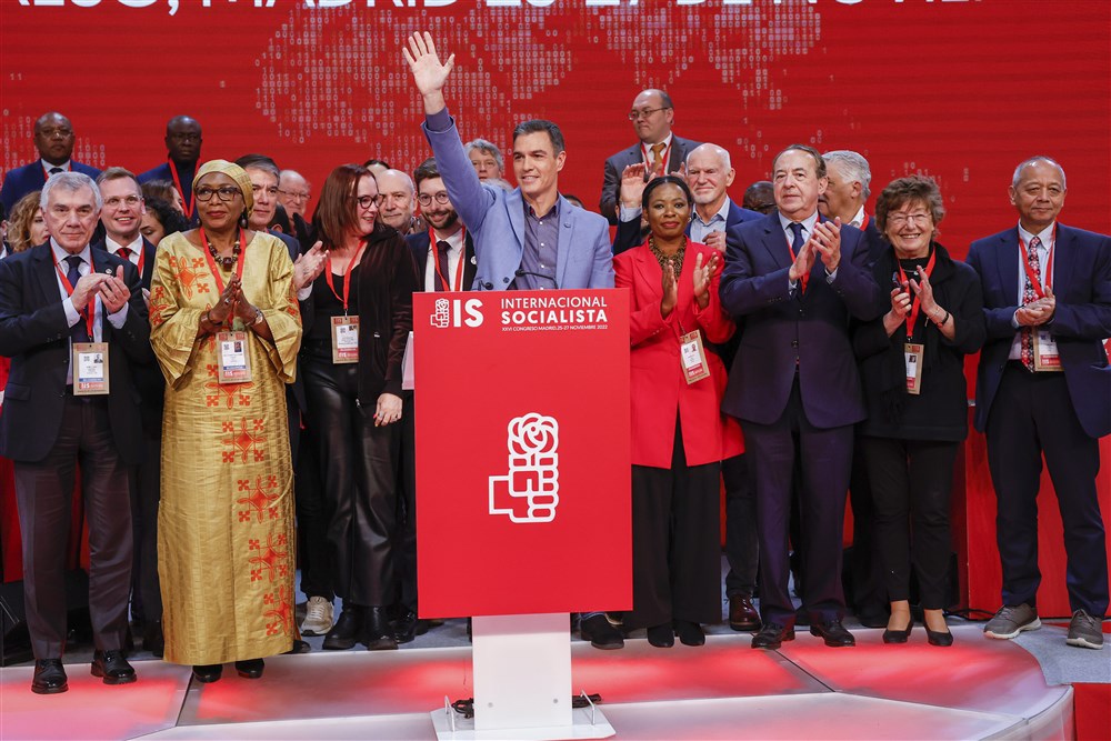 Spanish PM elected president of key global socialist group | Euractiv