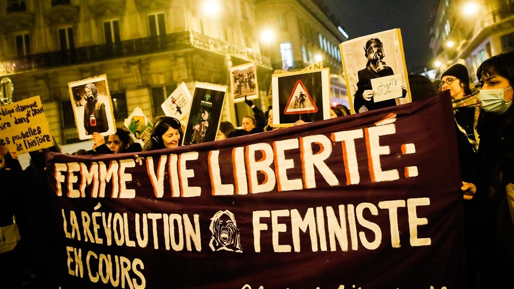 Women march as rights under threat across the globe | Euractiv