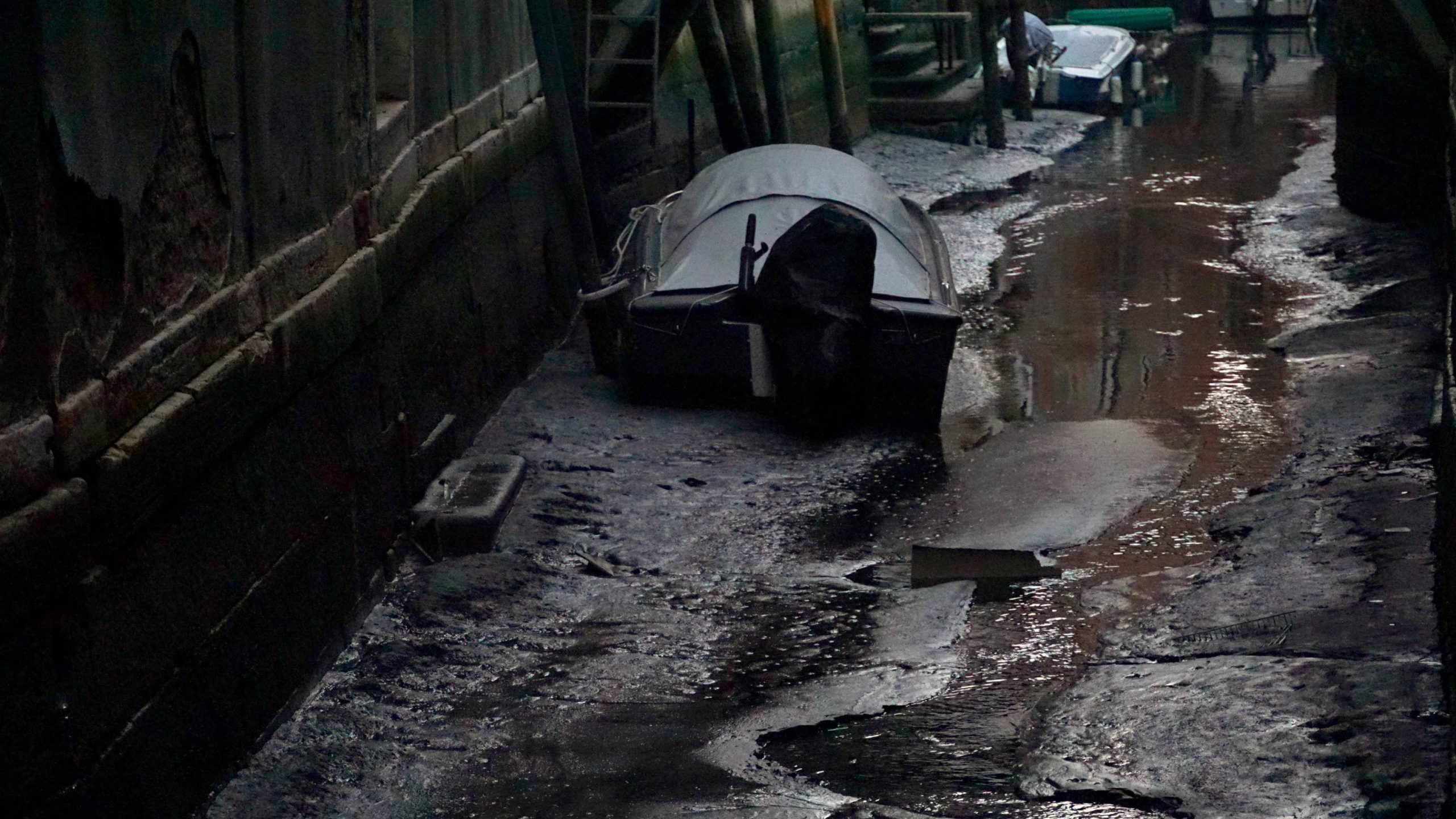 Italy's water crisis exacerbated by leaky pipes, data shows | Euractiv