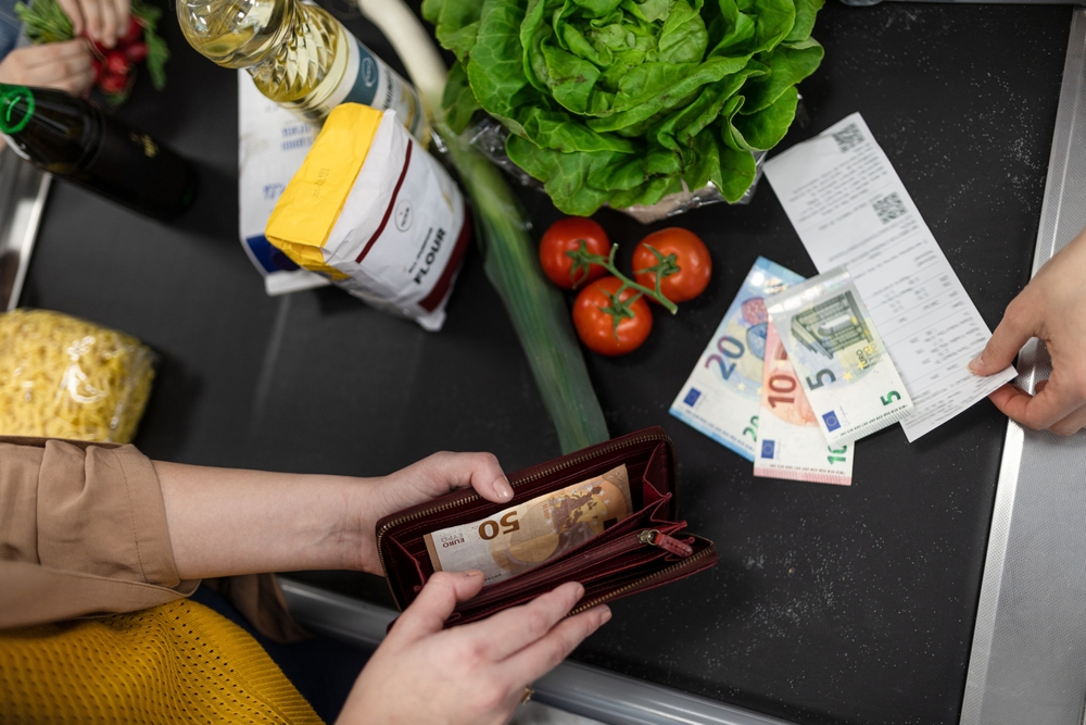 Slovakia adds right to cash payments in constitution over digital euro ...