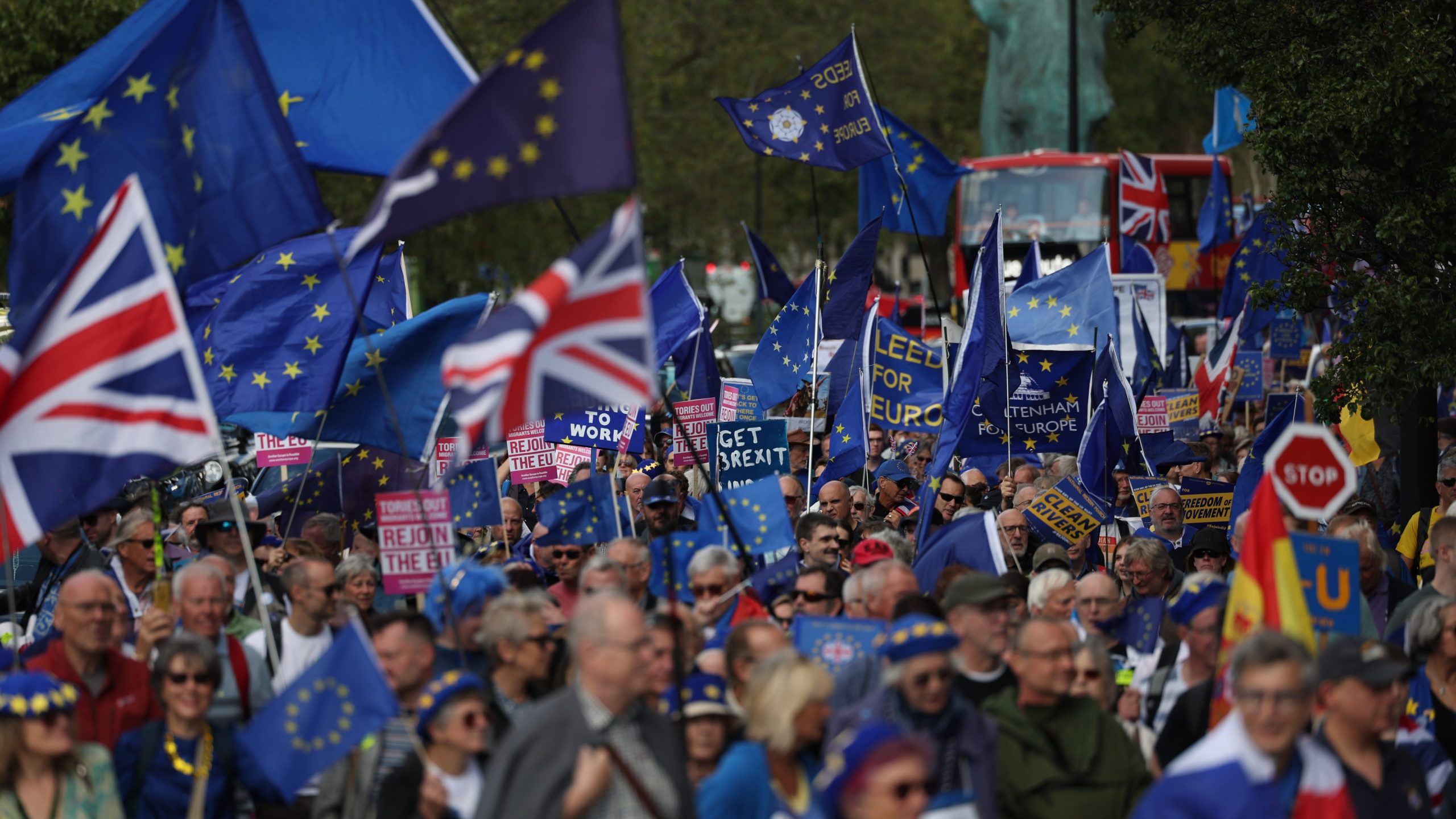 In London, pro-EU supporters march for Britain to rejoin bloc | Euractiv