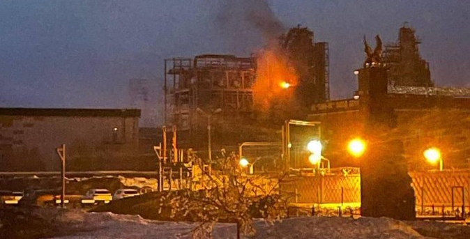 Ukrainian drone hits Russia's third-biggest refinery at 1,300 km from ...