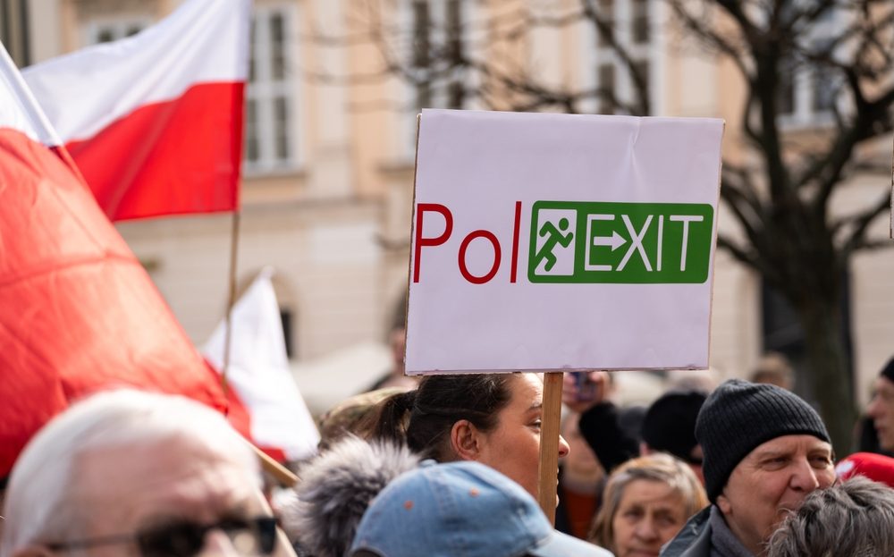 Polish far-right begins election campaign with Polexit demand | Euractiv