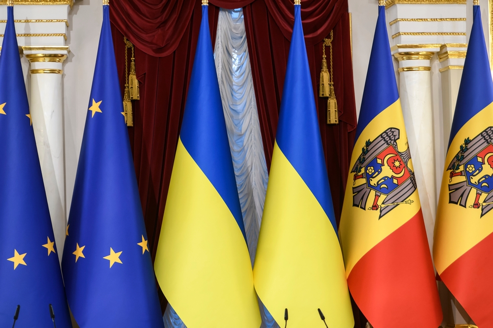 Breaking: EU member states greenlight Ukraine, Moldova negotiating ...