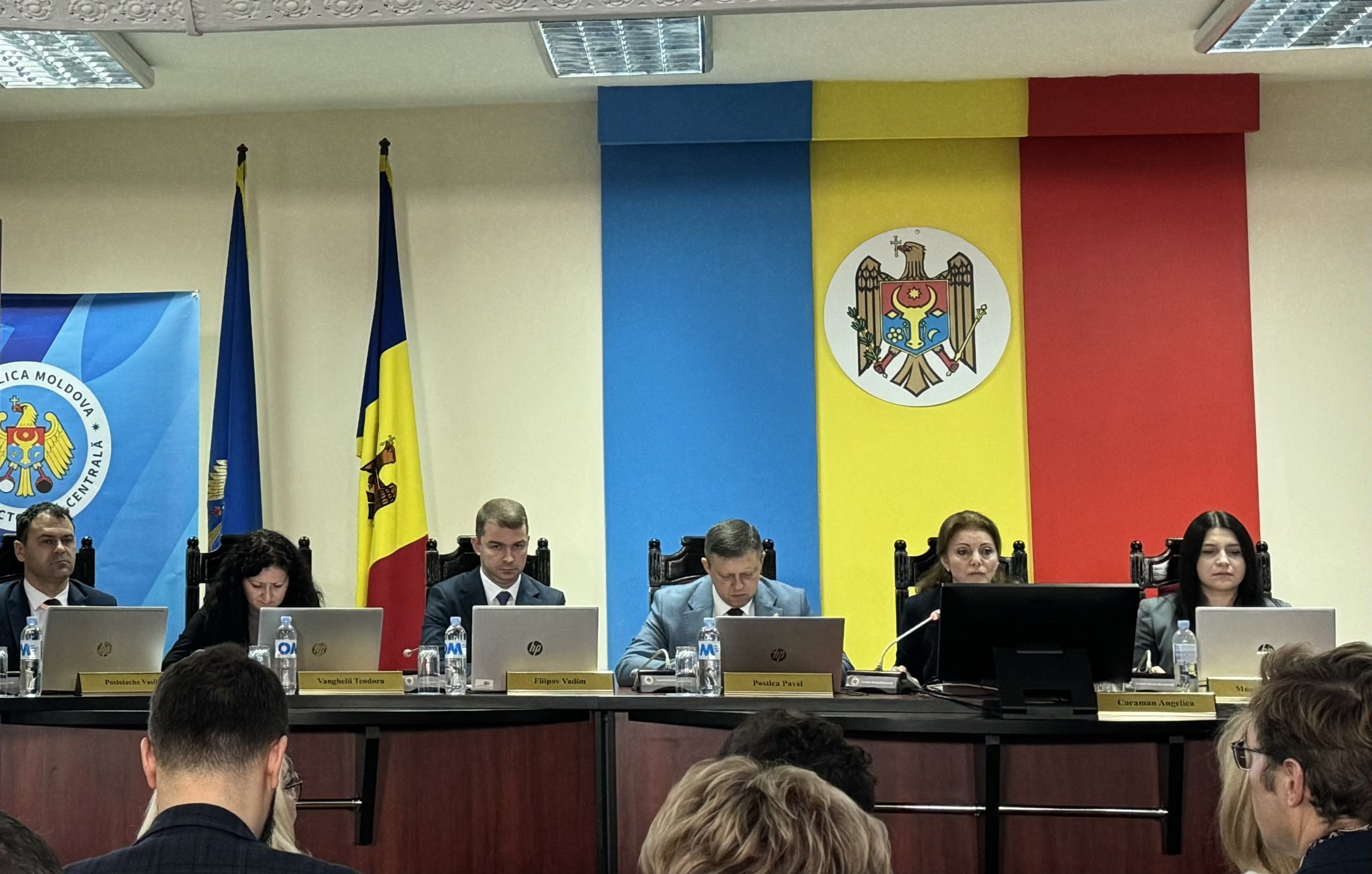 Moldova's EU referendum passes with razor-thin margin | Euractiv