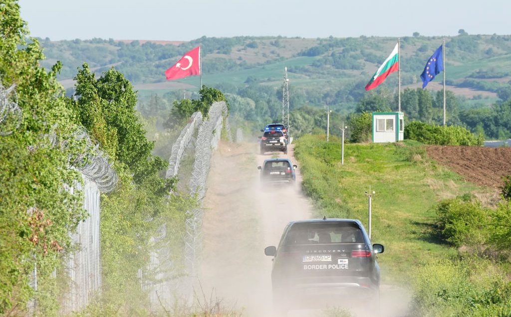 Foreign police officers to help at Bulgarian-Turkish border after ...