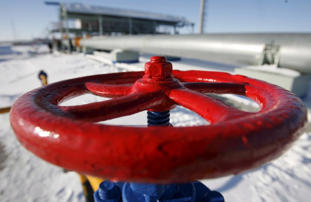 Russian gas flows via Ukraine for last day as transit deal crumbles ...