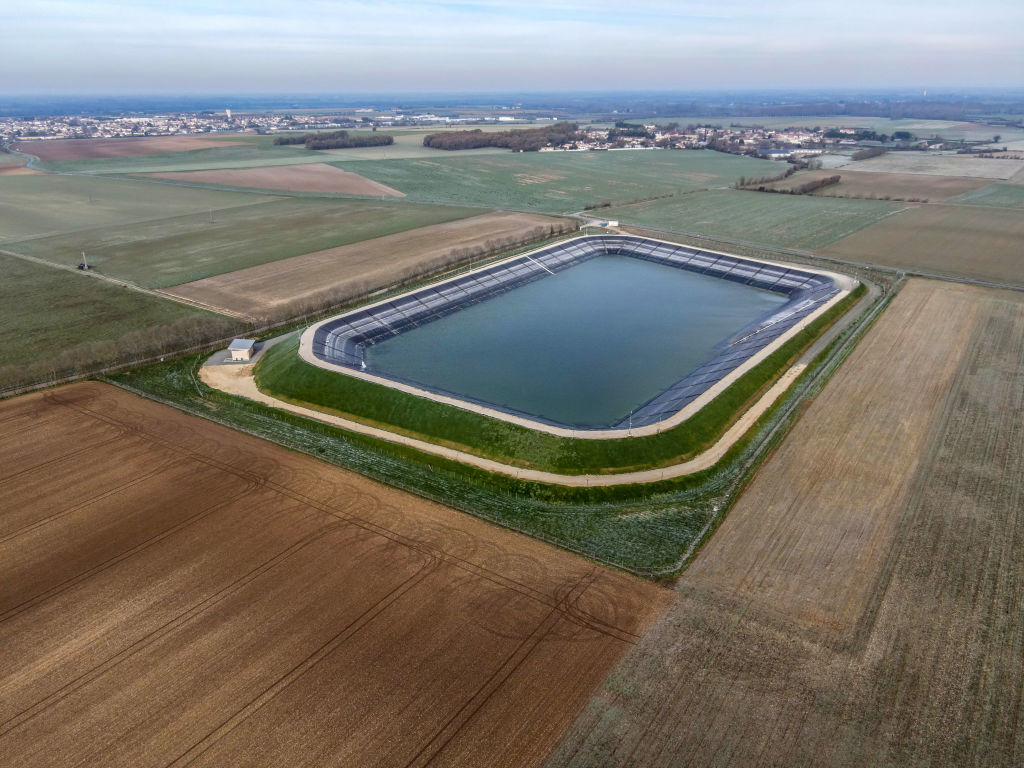 MEPs urge Commission not to compromise food production in water ...